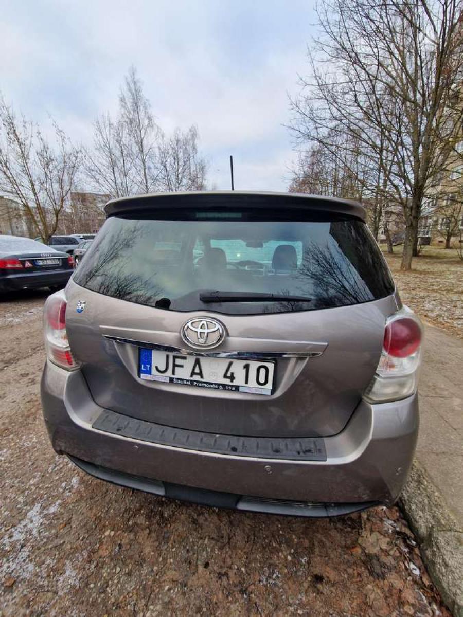 Brūns Toyota Verso 2014 Viļņa, ar dzinēja tilpumu 2.23 L un nobraukumu 229 tūkst. km par 8400 €, foto 4 vietnē AUTOMOTO.COM.LV