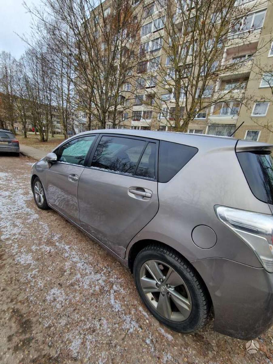 Brūns Toyota Verso 2014 Viļņa, ar dzinēja tilpumu 2.23 L un nobraukumu 229 tūkst. km par 8400 €, foto 8 vietnē AUTOMOTO.COM.LV