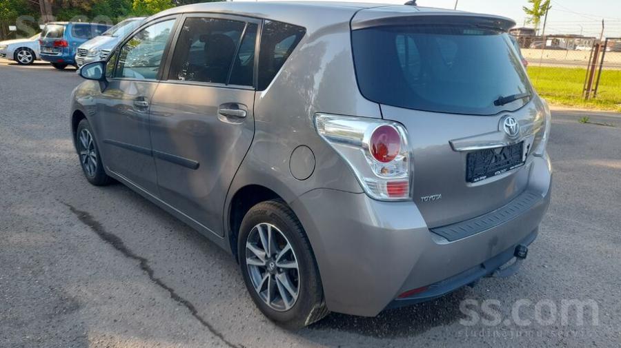 Brūns Toyota Verso 2014 Rīga, ar dzinēja tilpumu 1.60 L un nobraukumu 230 tūkst. km par 6700 €, foto 7 vietnē AUTOMOTO.COM.LV