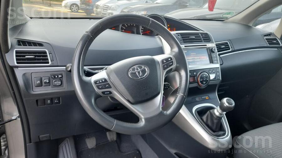 Brūns Toyota Verso 2014 Rīga, ar dzinēja tilpumu 1.60 L un nobraukumu 230 tūkst. km par 6700 €, foto 17 vietnē AUTOMOTO.COM.LV
