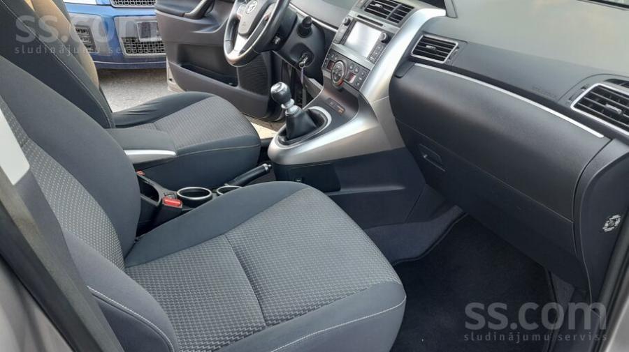 Brūns Toyota Verso 2014 Rīga, ar dzinēja tilpumu 1.60 L un nobraukumu 230 tūkst. km par 6700 €, foto 18 vietnē AUTOMOTO.COM.LV
