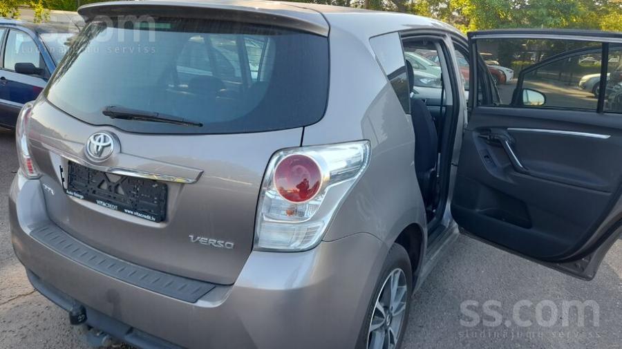 Brūns Toyota Verso 2014 Rīga, ar dzinēja tilpumu 1.60 L un nobraukumu 230 tūkst. km par 6700 €, foto 32 vietnē AUTOMOTO.COM.LV