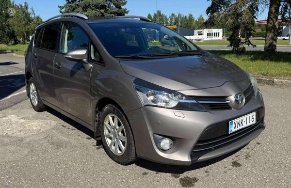 Brown Toyota Verso 2014 in Taurage, with an engine capacity of 1.60 L and mileage of 240 thousand km for 4500 €, photo 2 on AUTOMOTO.COM.LV