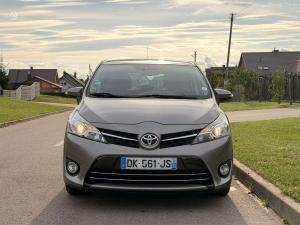 Brown Toyota Verso 2014 in Jonava, with an engine capacity of 1.60 L and mileage of 195 thousand km for 4550 €, photo 3 on AUTOMOTO.COM.LV