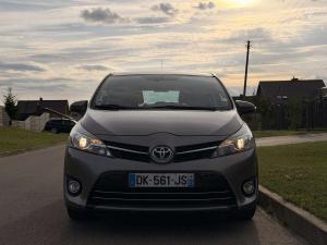 Brown Toyota Verso 2014 in Jonava, with an engine capacity of 1.60 L and mileage of 195 thousand km for 4550 €, photo 12 on AUTOMOTO.COM.LV