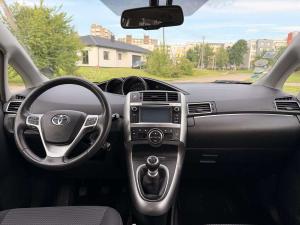 Brown Toyota Verso 2014 in Jonava, with an engine capacity of 1.60 L and mileage of 195 thousand km for 4550 €, photo 14 on AUTOMOTO.COM.LV