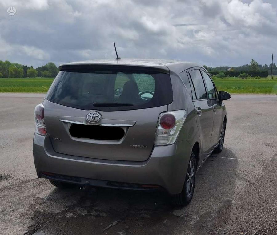 Brūns Toyota Verso 2014 Širvintos, ar dzinēja tilpumu 1.60 L un nobraukumu 233 tūkst. km par 4800 €, foto 3 vietnē AUTOMOTO.COM.LV