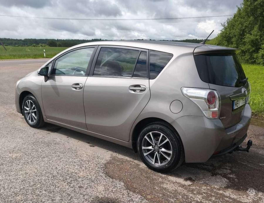 Brūns Toyota Verso 2014 Širvintos, ar dzinēja tilpumu 1.60 L un nobraukumu 233 tūkst. km par 4800 €, foto 4 vietnē AUTOMOTO.COM.LV
