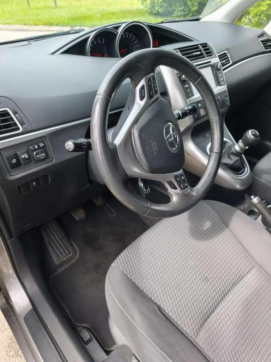 Brūns Toyota Verso 2014 Širvintos, ar dzinēja tilpumu 1.60 L un nobraukumu 233 tūkst. km par 4800 €, foto 5 vietnē AUTOMOTO.COM.LV