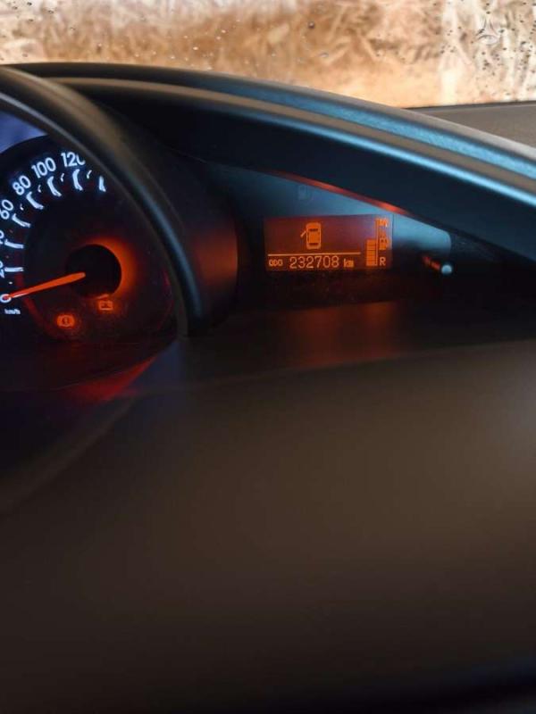 Brūns Toyota Verso 2014 Širvintos, ar dzinēja tilpumu 1.60 L un nobraukumu 233 tūkst. km par 4800 €, foto 8 vietnē AUTOMOTO.COM.LV