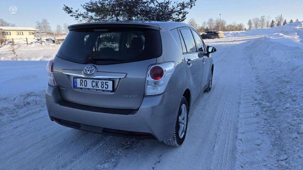 Brūns Toyota Verso 2015 Plungė, ar dzinēja tilpumu 1.60 L un nobraukumu 188 tūkst. km par 6950 €, foto 3 vietnē AUTOMOTO.COM.LV