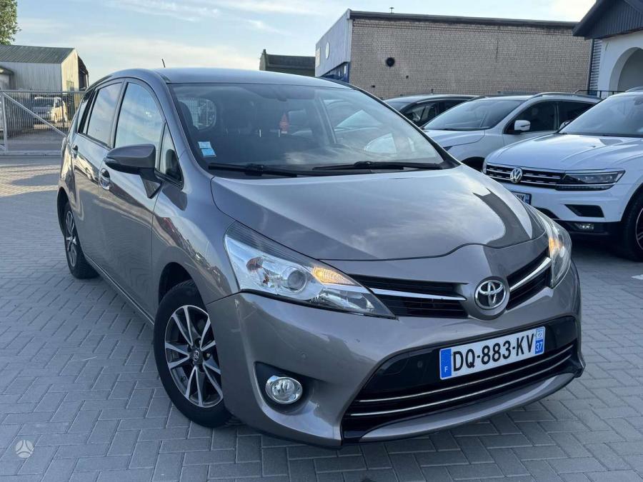Brūns Toyota Verso 2015 Tauragė, ar dzinēja tilpumu 1.60 L un nobraukumu 248 tūkst. km par 5500 €, foto 4 vietnē AUTOMOTO.COM.LV