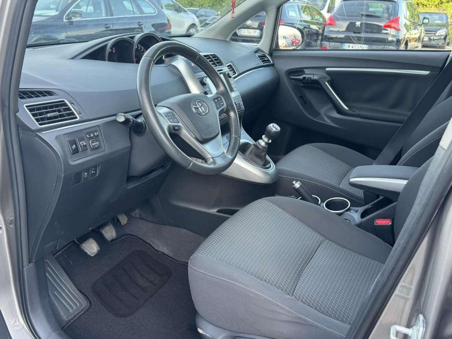 Brūns Toyota Verso 2015 Tauragė, ar dzinēja tilpumu 1.60 L un nobraukumu 248 tūkst. km par 5500 €, foto 9 vietnē AUTOMOTO.COM.LV