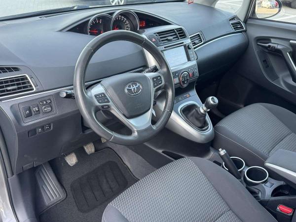 Brūns Toyota Verso 2015 Tauragė, ar dzinēja tilpumu 1.60 L un nobraukumu 248 tūkst. km par 5500 €, foto 9 vietnē AUTOMOTO.COM.LV