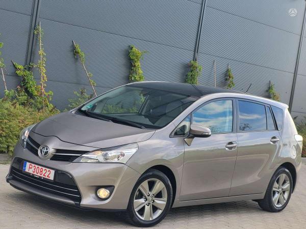Brūns Toyota Verso 2015 Viļņa, ar dzinēja tilpumu 1.80 L un nobraukumu 267 tūkst. km par 9950 €, foto 3 vietnē AUTOMOTO.COM.LV