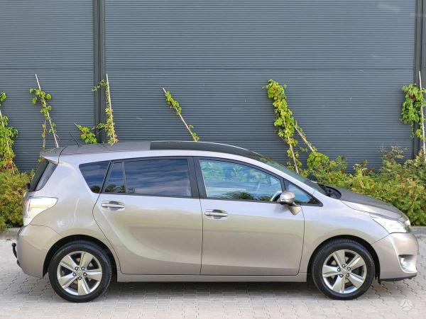 Brūns Toyota Verso 2015 Viļņa, ar dzinēja tilpumu 1.80 L un nobraukumu 267 tūkst. km par 9950 €, foto 10 vietnē AUTOMOTO.COM.LV