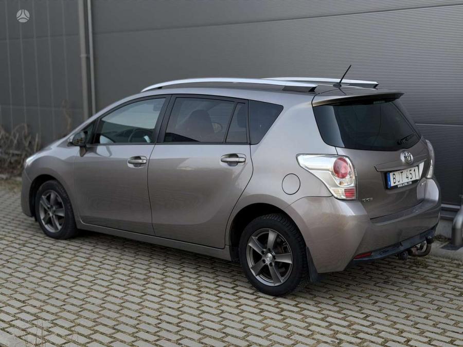 Brūns Toyota Verso 2015 Viļņa, ar dzinēja tilpumu 1.60 L un nobraukumu 257 tūkst. km par 4900 €, foto 5 vietnē AUTOMOTO.COM.LV