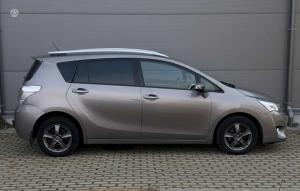 Brūns Toyota Verso 2015 Viļņa, ar dzinēja tilpumu 1.60 L un nobraukumu 257 tūkst. km par 4900 €, foto 23 vietnē AUTOMOTO.COM.LV