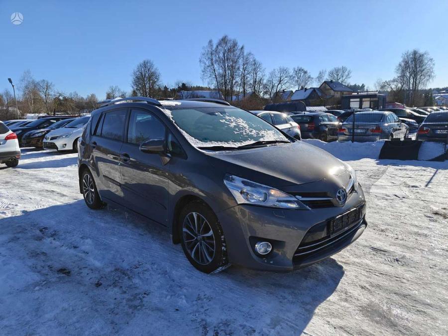 Brown Toyota Verso 2016 in Vilnius, with an engine capacity of 1.60 L and mileage of 221 thousand km for 5450 €, photo 1 on AUTOMOTO.COM.LV