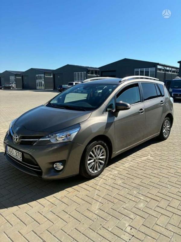 Brūns Toyota Verso 2016 Kauņa, ar dzinēja tilpumu 1.60 L un nobraukumu 230 tūkst. km par 5800 €, foto 1 vietnē AUTOMOTO.COM.LV