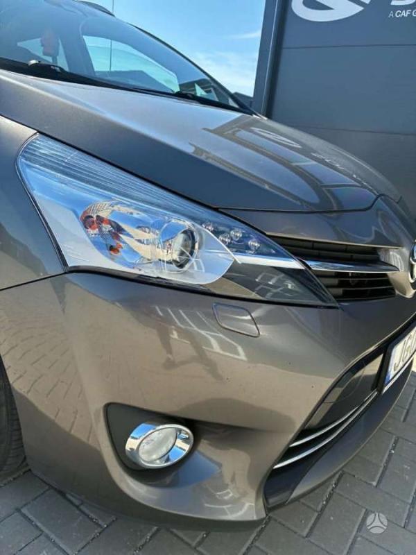 Brūns Toyota Verso 2016 Kauņa, ar dzinēja tilpumu 1.60 L un nobraukumu 230 tūkst. km par 5800 €, foto 9 vietnē AUTOMOTO.COM.LV