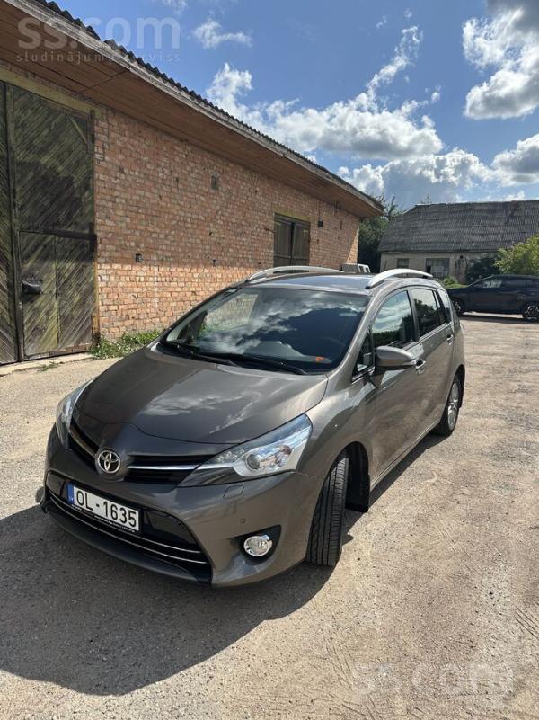 Brūns Toyota Verso 2017 Rēzekne, ar dzinēja tilpumu 1.80 L un nobraukumu 121 tūkst. km par 9990 €, foto 5 vietnē AUTOMOTO.COM.LV