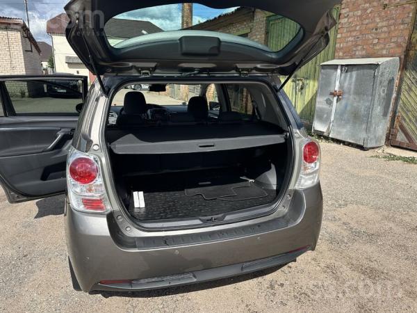 Brūns Toyota Verso 2017 Rēzekne, ar dzinēja tilpumu 1.80 L un nobraukumu 121 tūkst. km par 9990 €, foto 4 vietnē AUTOMOTO.COM.LV