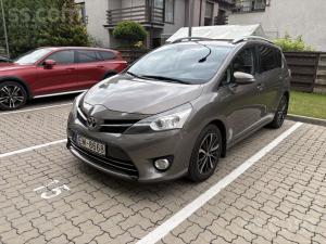 Brown Toyota Verso 2017 in Riga, with an engine capacity of 1.80 L and mileage of 138 thousand km for 12200 €, photo 3 on AUTOMOTO.COM.LV