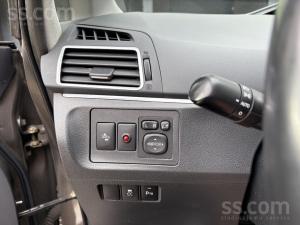 Brown Toyota Verso 2017 in Riga, with an engine capacity of 1.80 L and mileage of 138 thousand km for 12200 €, photo 9 on AUTOMOTO.COM.LV