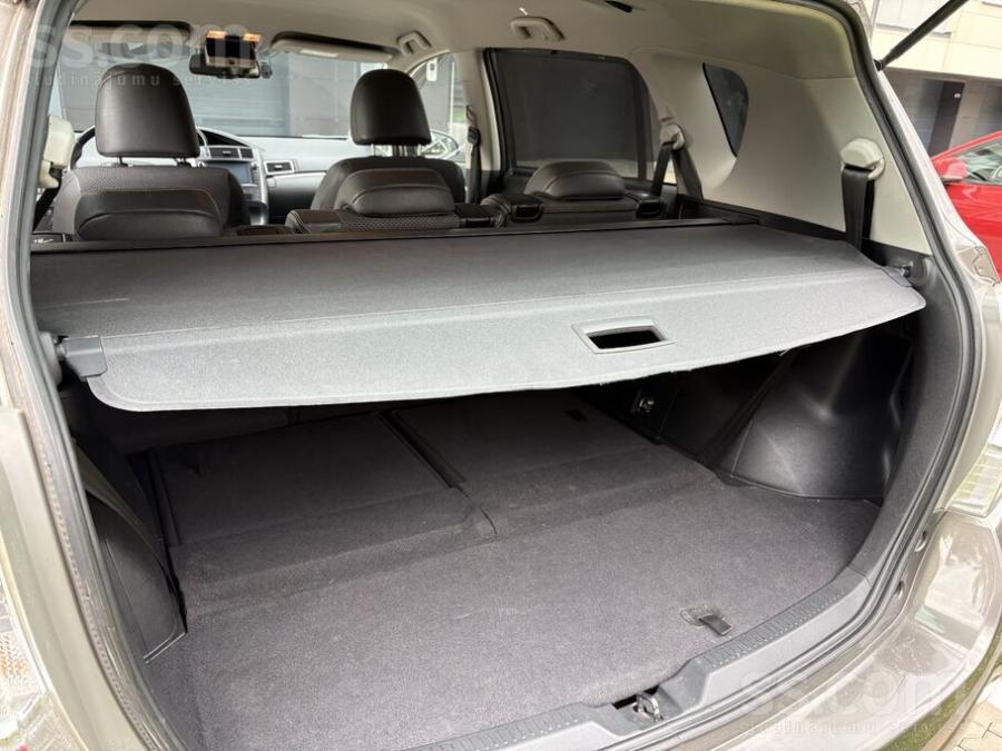 Brown Toyota Verso 2017 in Riga, with an engine capacity of 1.80 L and mileage of 138 thousand km for 12200 €, photo 13 on AUTOMOTO.COM.LV