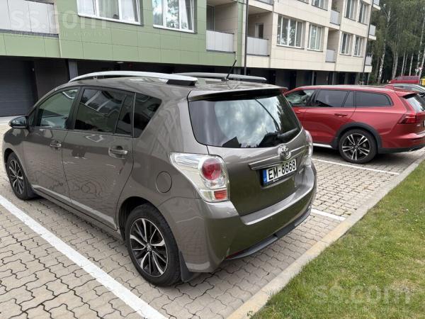 Brūns Toyota Verso 2017 Rīga, ar dzinēja tilpumu 1.80 L un nobraukumu 138 tūkst. km par 11300 €, foto 4 vietnē AUTOMOTO.COM.LV