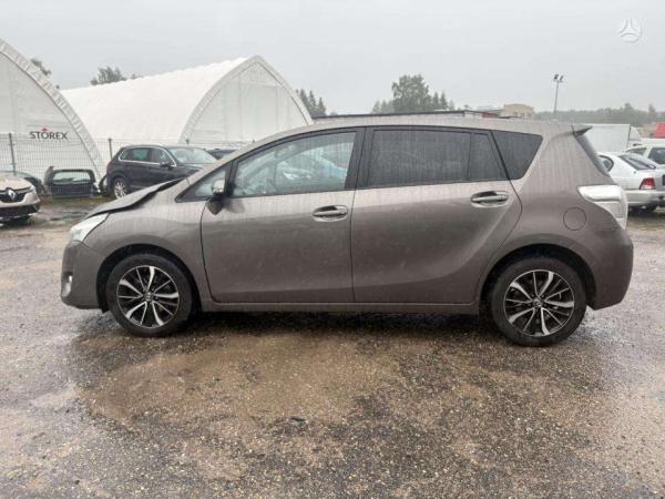 Brūns Toyota Verso 2018 Radviliškis, ar dzinēja tilpumu 1.80 L un nobraukumu 254 tūkst. km par 6750 €, foto 8 vietnē AUTOMOTO.COM.LV