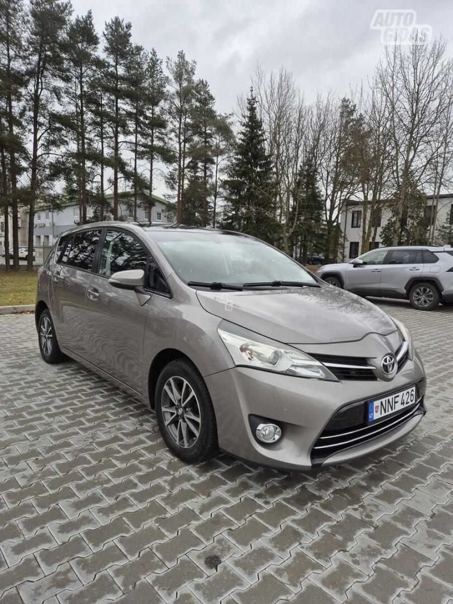 Brūns Toyota Verso 2014 Šauļi, ar dzinēja tilpumu 1.60 L un nobraukumu 209 tūkst. km par 6200 €, foto 1 vietnē AUTOMOTO.COM.LV