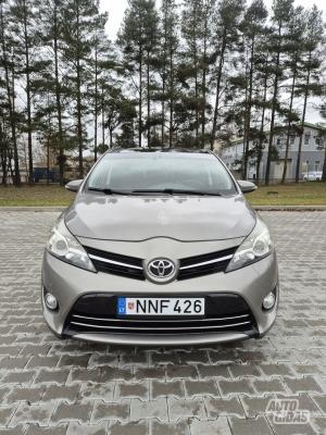 Brūns Toyota Verso 2014 Šauļi, ar dzinēja tilpumu 1.60 L un nobraukumu 209 tūkst. km par 6200 €, foto 3 vietnē AUTOMOTO.COM.LV