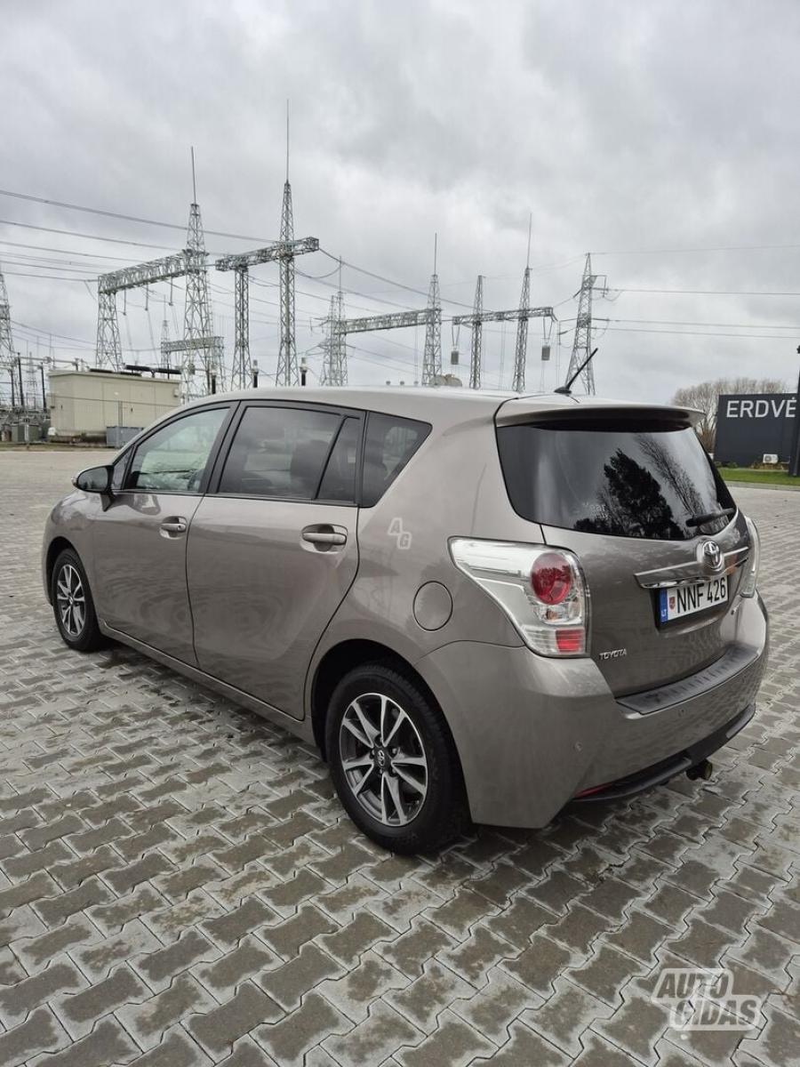 Brūns Toyota Verso 2014 Šauļi, ar dzinēja tilpumu 1.60 L un nobraukumu 209 tūkst. km par 6200 €, foto 8 vietnē AUTOMOTO.COM.LV