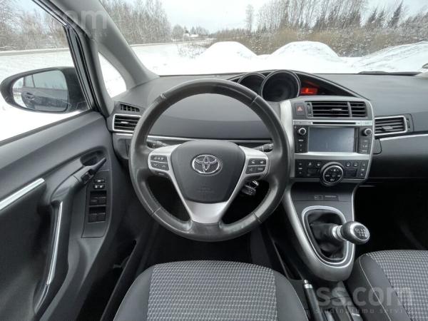 Green Toyota Verso 2015 in Cesis, with an engine capacity of 1.60 L and mileage of 0 thousand km for 6650 €, photo 10 on AUTOMOTO.COM.LV