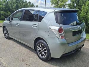 Green Toyota Verso 2013 in Ukmerge, with an engine capacity of 2.00 L and mileage of 232 thousand km for 5950 €, photo 4 on AUTOMOTO.COM.LV