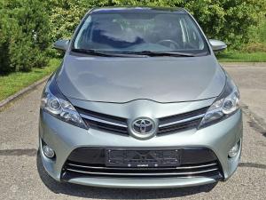 Green Toyota Verso 2013 in Ukmerge, with an engine capacity of 2.00 L and mileage of 232 thousand km for 5950 €, photo 6 on AUTOMOTO.COM.LV