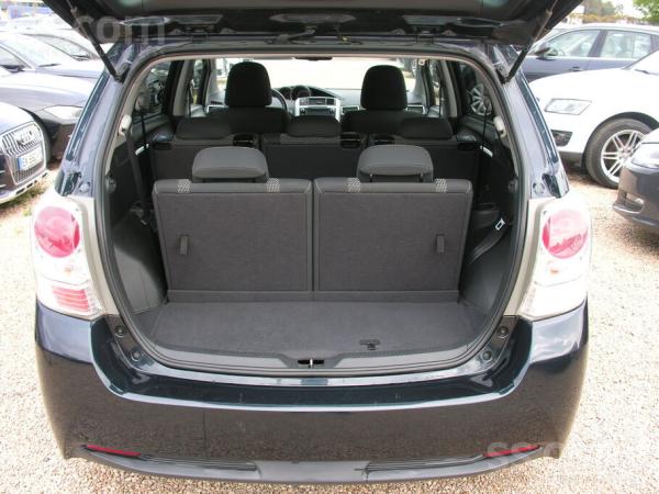 Zaļš Toyota Verso 2014 Rīga, ar dzinēja tilpumu 1.60 L un nobraukumu 188 tūkst. km par 6950 €, foto 5 vietnē AUTOMOTO.COM.LV