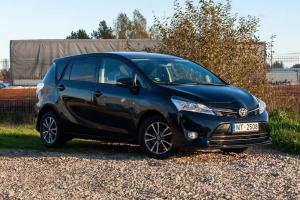 Green Toyota Verso 2014 in Riga, with an engine capacity of 1.60 L and mileage of 192 thousand km for 6500 €, photo  on AUTOMOTO.COM.LV