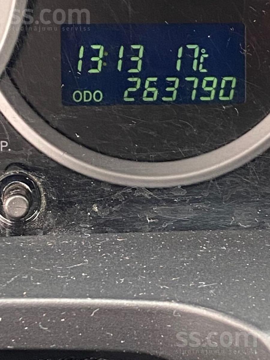 Pelēks Toyota Verso 2006 Rīga, ar dzinēja tilpumu 2.20 L un nobraukumu 263 tūkst. km par 2026 €, foto 3 vietnē AUTOMOTO.COM.LV