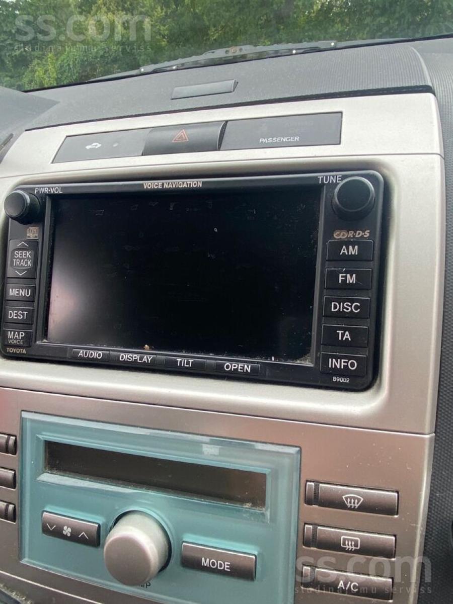 Pelēks Toyota Verso 2006 Rīga, ar dzinēja tilpumu 2.20 L un nobraukumu 263 tūkst. km par 2026 €, foto 5 vietnē AUTOMOTO.COM.LV