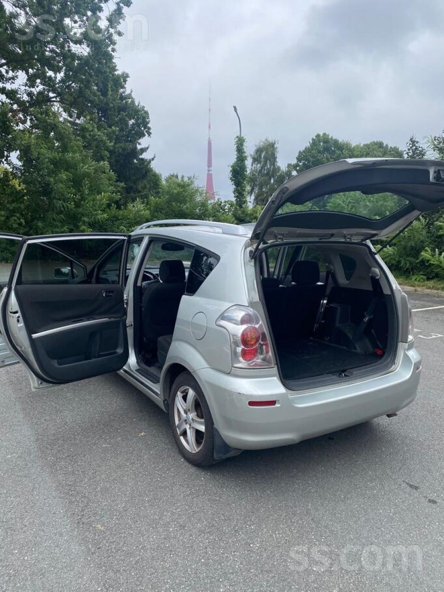 Pelēks Toyota Verso 2006 Rīga, ar dzinēja tilpumu 2.20 L un nobraukumu 263 tūkst. km par 2026 €, foto 9 vietnē AUTOMOTO.COM.LV