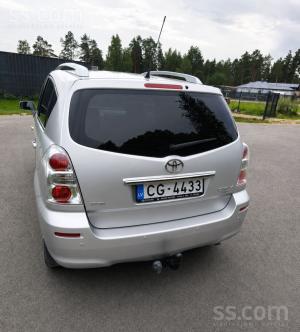 Pelēks Toyota Verso 2008 Rīga, ar dzinēja tilpumu 1.80 L un nobraukumu 106 tūkst. km par 3900 €, foto 3 vietnē AUTOMOTO.COM.LV