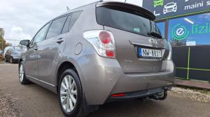 Grey Toyota Verso 2009 in Riga, with an engine capacity of 2.00 L and mileage of 220 thousand km for 6900 €, photo 12 on AUTOMOTO.COM.LV