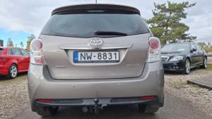 Grey Toyota Verso 2009 in Riga, with an engine capacity of 2.00 L and mileage of 220 thousand km for 6900 €, photo 13 on AUTOMOTO.COM.LV