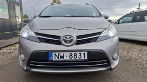 Grey Toyota Verso 2009 in Riga, with an engine capacity of 2.00 L and mileage of 220 thousand km for 6900 €, photo 15 on AUTOMOTO.COM.LV