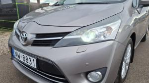 Grey Toyota Verso 2009 in Riga, with an engine capacity of 2.00 L and mileage of 220 thousand km for 6900 €, photo 16 on AUTOMOTO.COM.LV