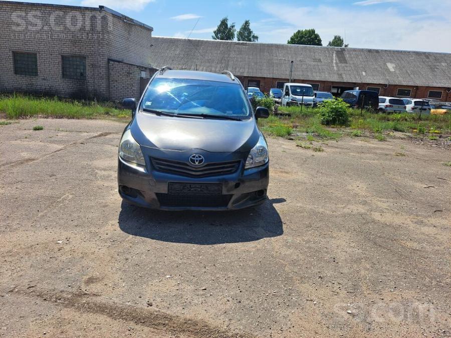 Pelēks Toyota Verso 2010 Daugavpils, ar dzinēja tilpumu 2.00 L un nobraukumu 578 tūkst. km par 1190 €, foto 5 vietnē AUTOMOTO.COM.LV