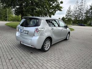 Pelēks Toyota Verso 2011 Plungė, ar dzinēja tilpumu 2.00 L un nobraukumu 250 tūkst. km par 3650 €, foto 4 vietnē AUTOMOTO.COM.LV